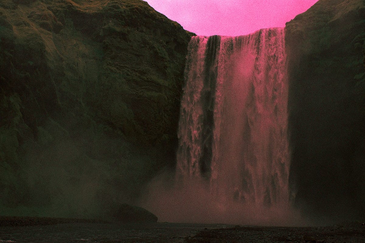 Les couleurs et paysages extra-terrestres d'Al Mefer